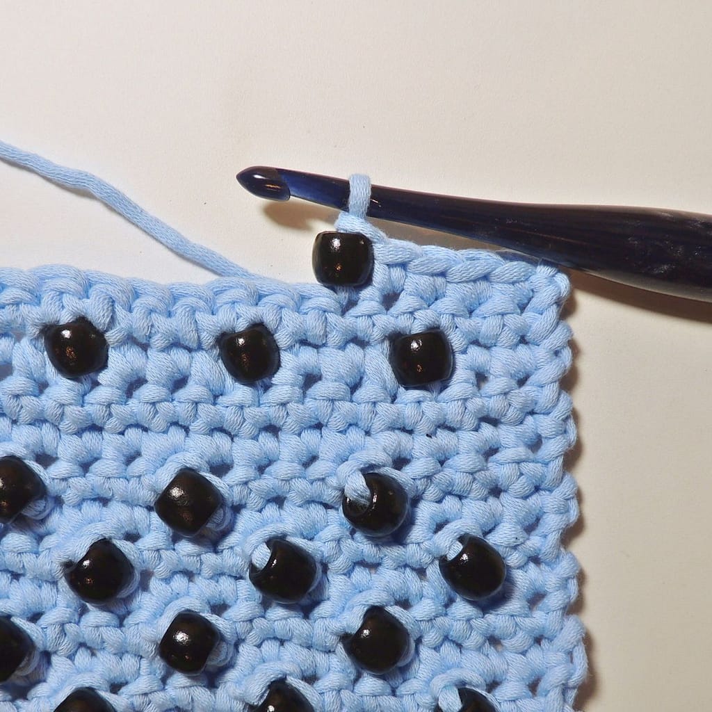 Step-by-Step Guide: Crocheting with Beads
