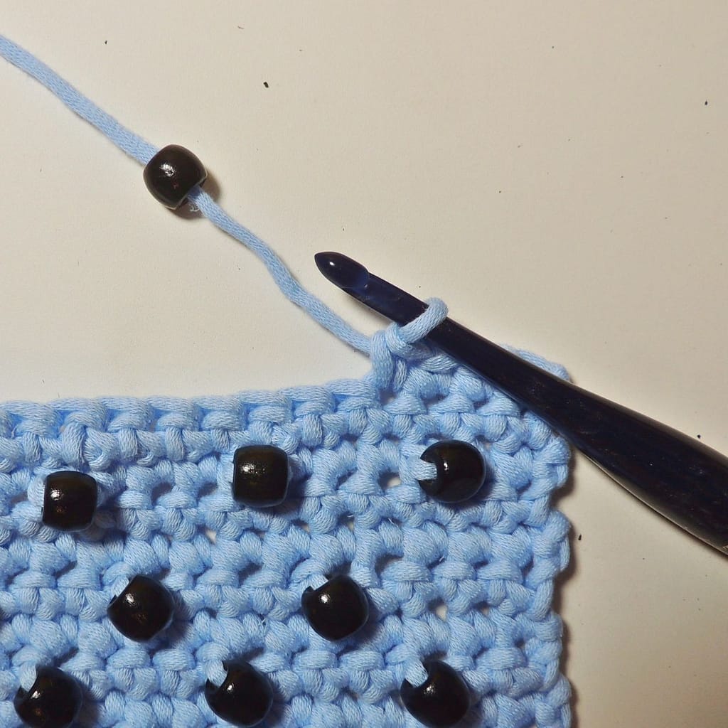 Step-by-Step Guide: Crocheting with Beads