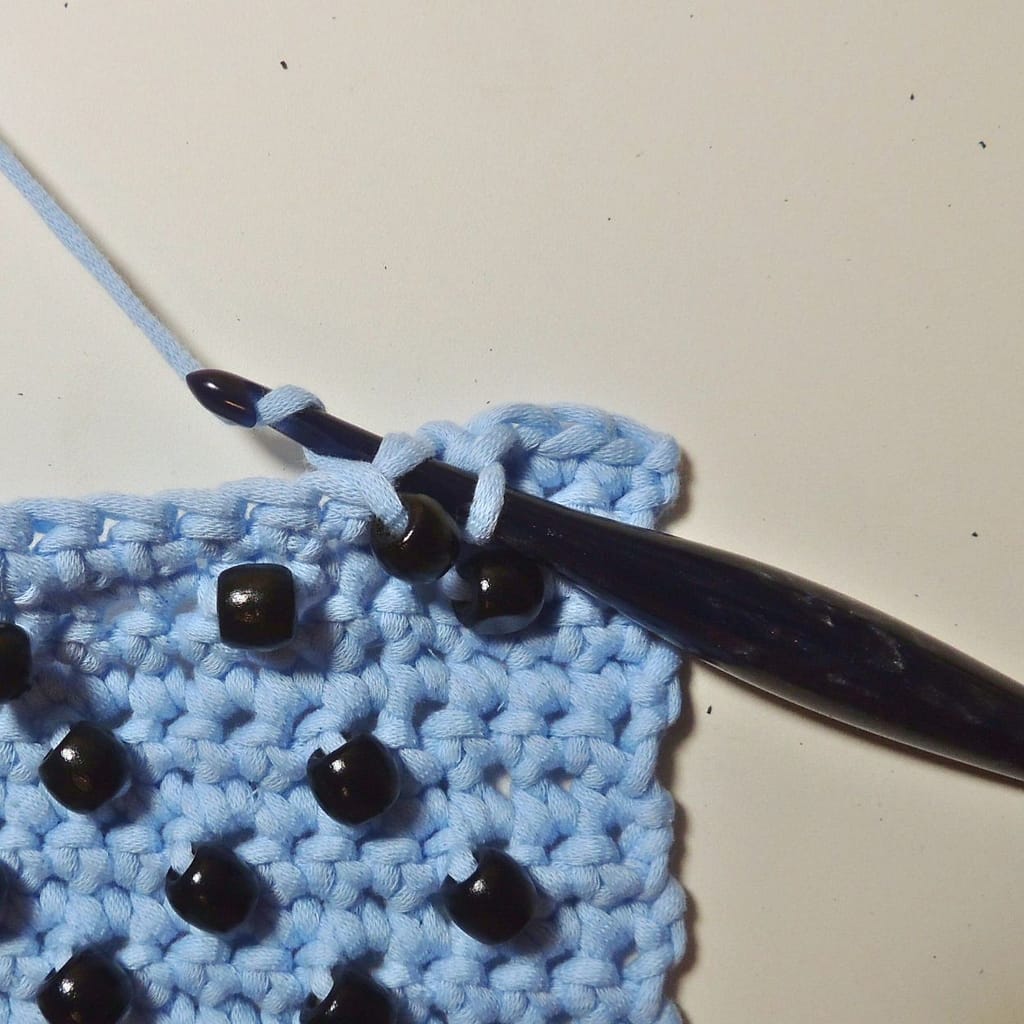 Step-by-Step Guide: Crocheting with Beads