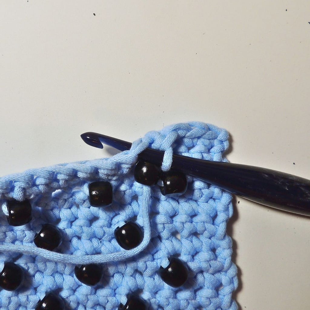 Step-by-Step Guide: Crocheting with Beads