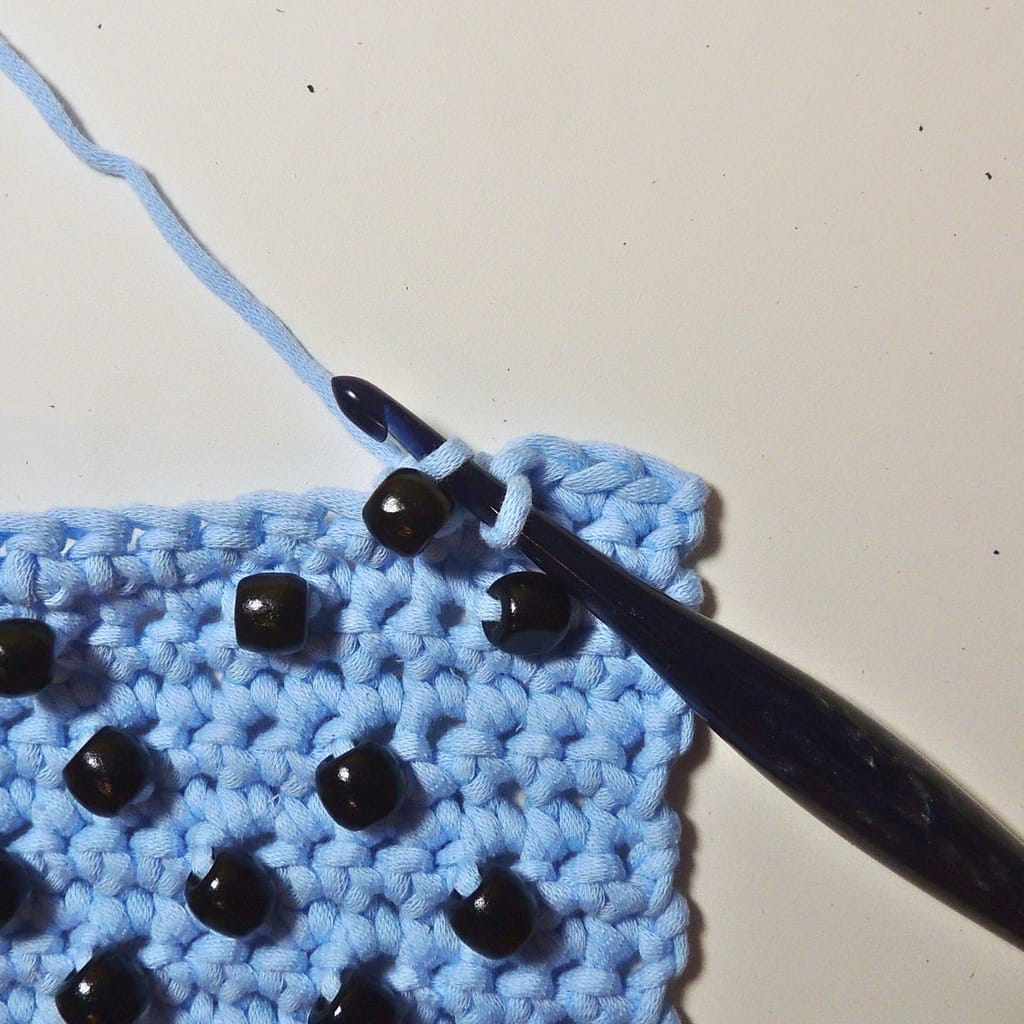 Step-by-Step Guide: Crocheting with Beads