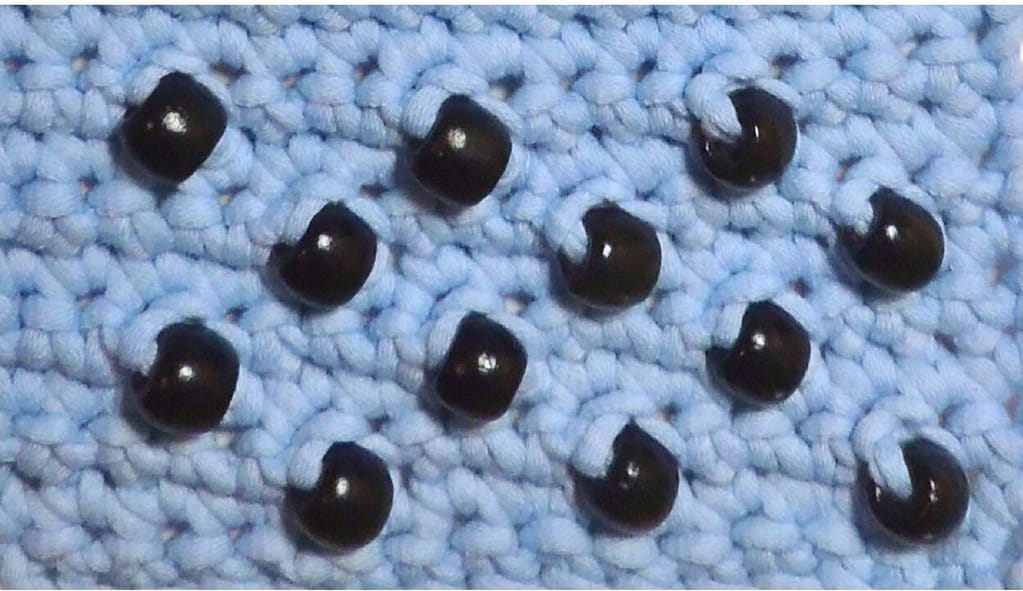 Step-by-Step Guide: Crocheting with Beads